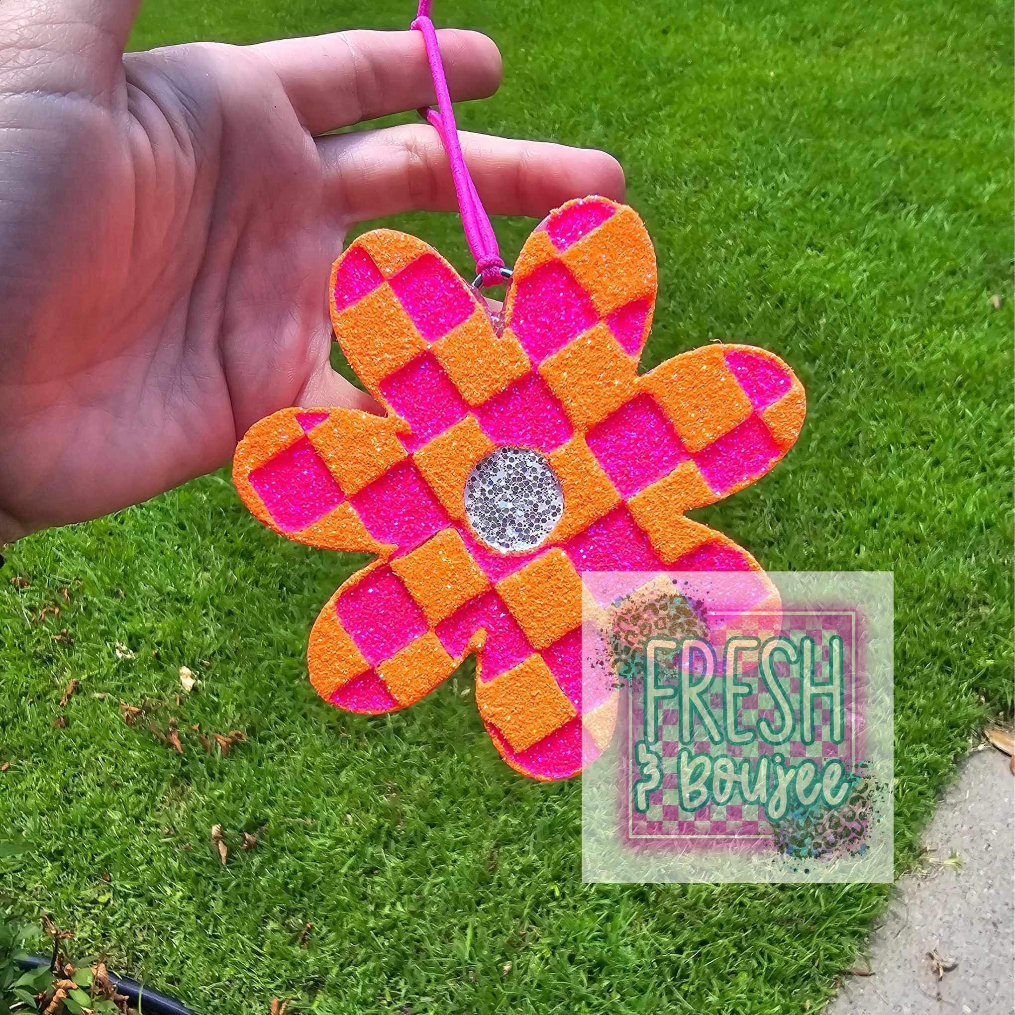 Checkered flower | Kay J and Co.